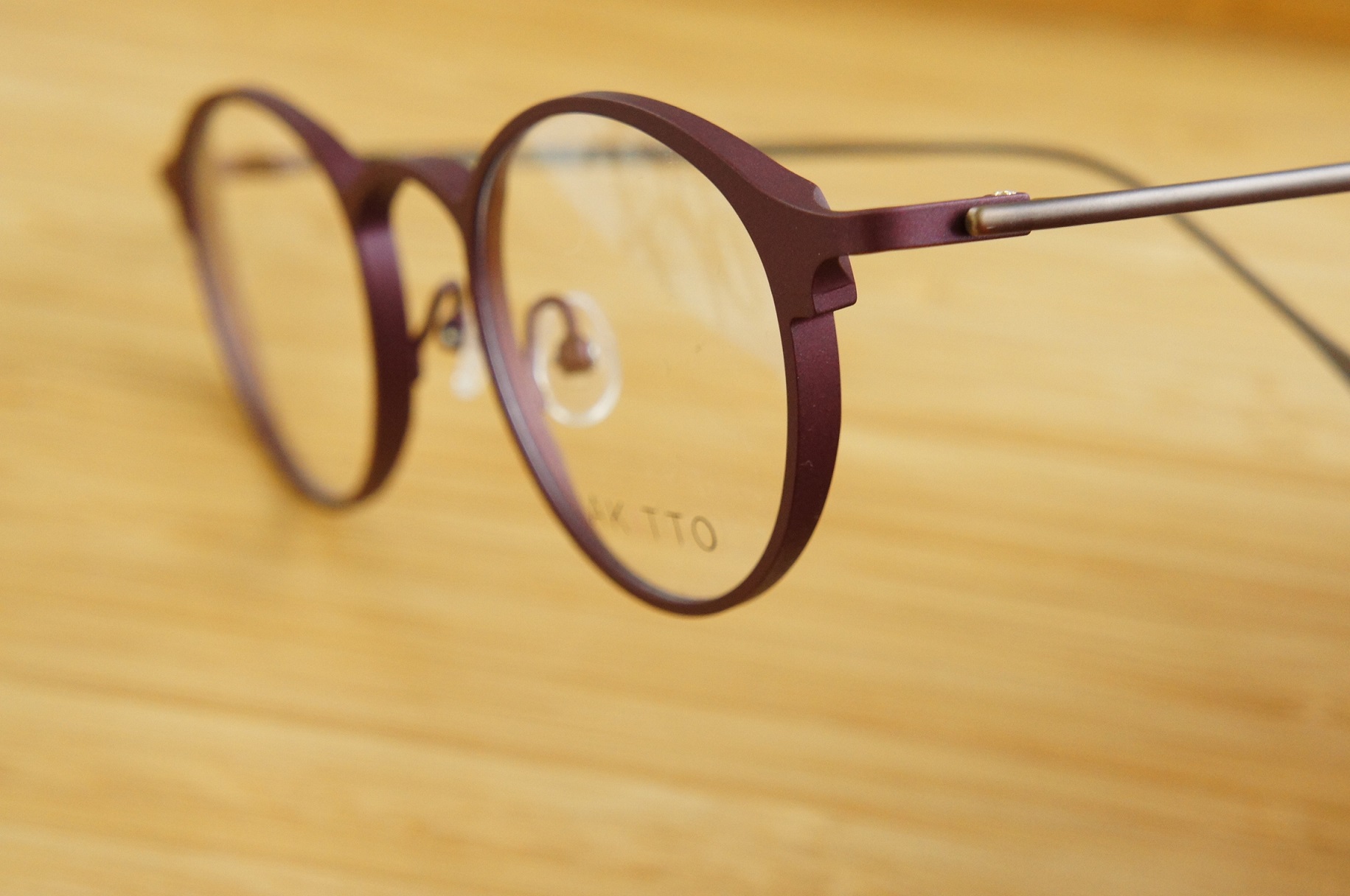 AKITTO lat2 pin21 - Opt Hori